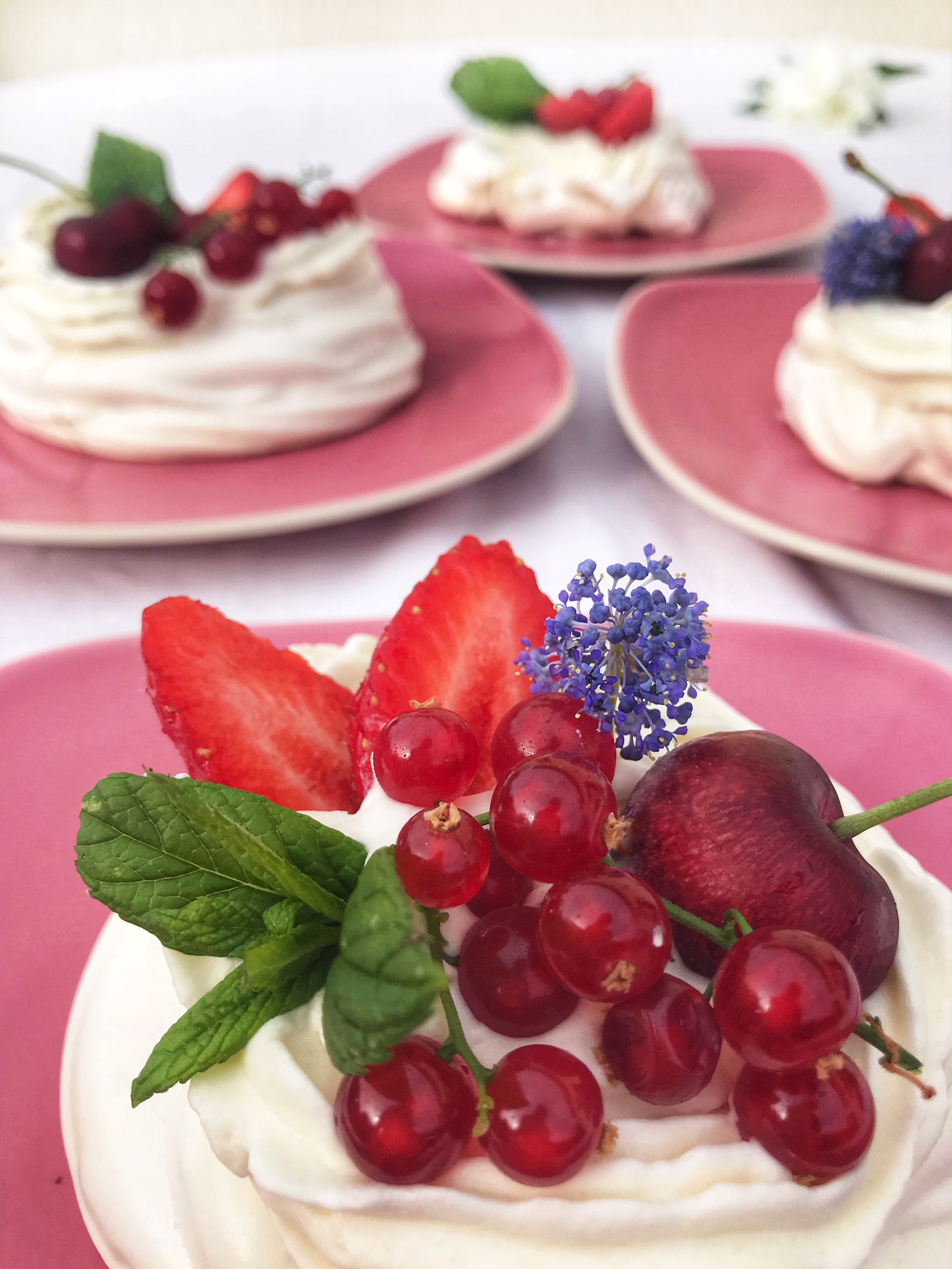 Mini-Pavlova aux fruits rouges – Aux Fourneaux avec Marta